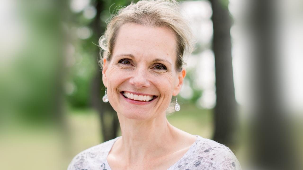 The CS Lewis Podcast #129 Dr Carolyn Weber: Surprised by Oxford | Shows ...