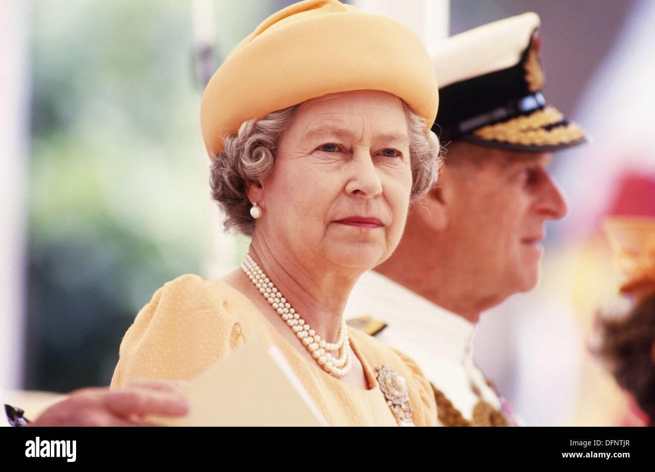 The CS Lewis Podcast #71 CS Lewis and the Queen - an interview with Dr ...